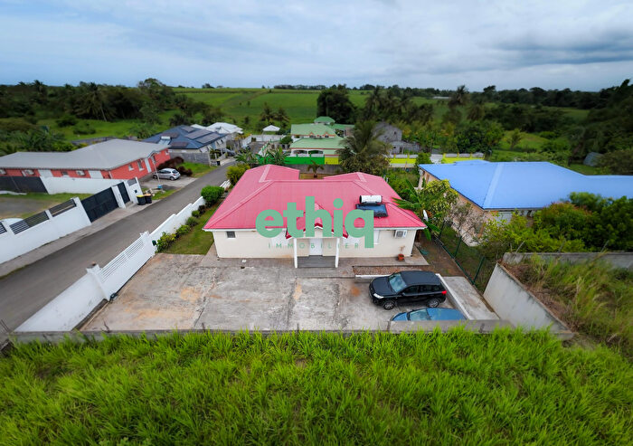 Baie-Mahault : Maison 5 pièces à vendre
