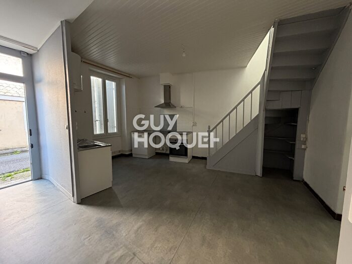 Saint-Estèphe : Maison 3 pièces à vendre