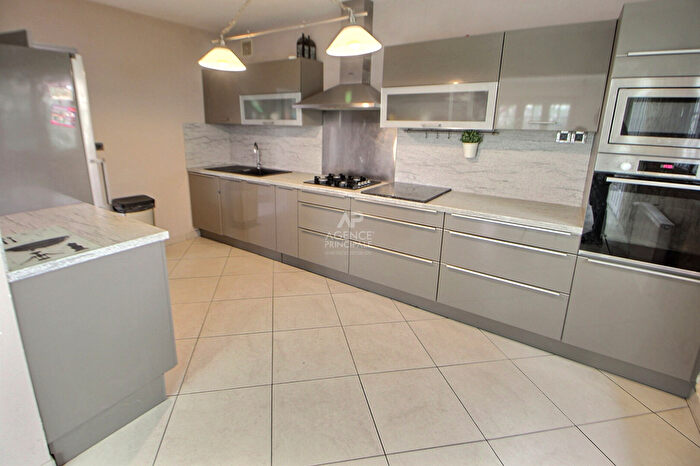 Maison à vendre - Chanteloup-les-Vignes - 7 pièces - 4 chambres