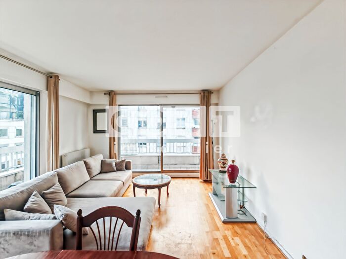 Courbevoie, Hôtel de ville : Appartement 3 pièces à vendre