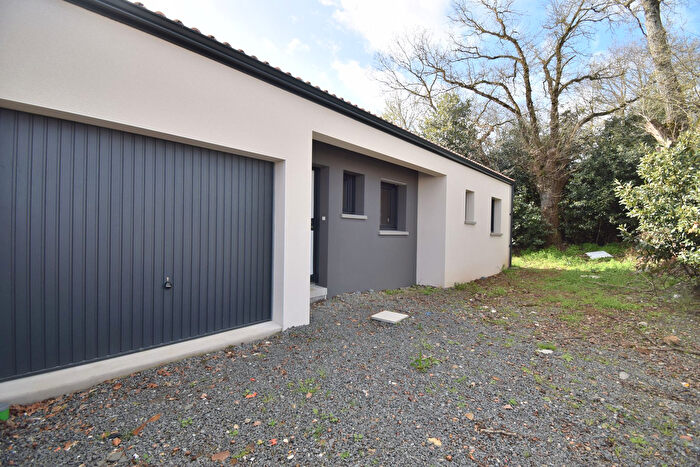 Maison à vendre - Saint-Philbert-de-Bouaine - 5 pièces - 4 chambres