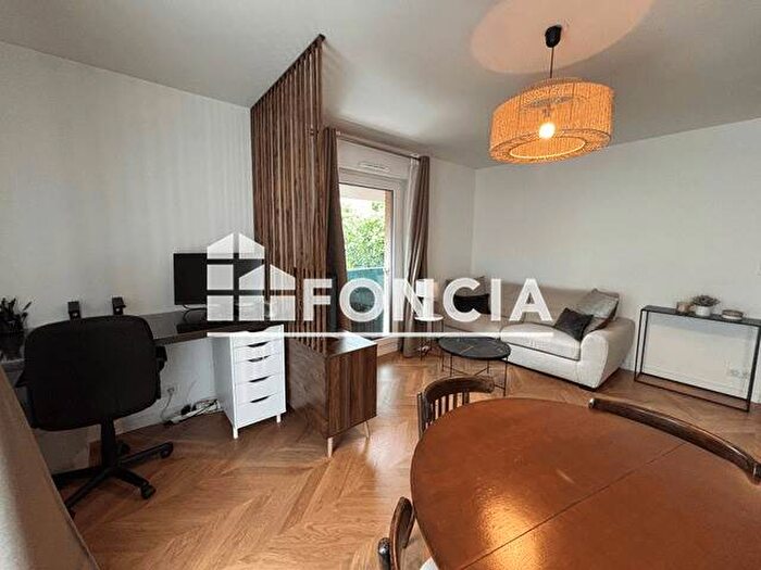 Appartement à louer - Ourches, Saint-Germain-en-Laye - 2 pièces - 1 chambre