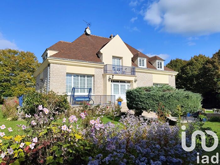 Maison à vendre - Oinville-sous-Auneau - 9 pièces - 6 chambres