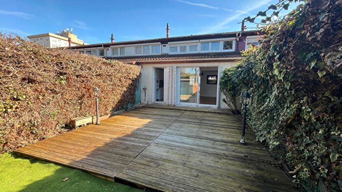 Maison à vendre - La Queue-en-Brie - 5 pièces - 4 chambres