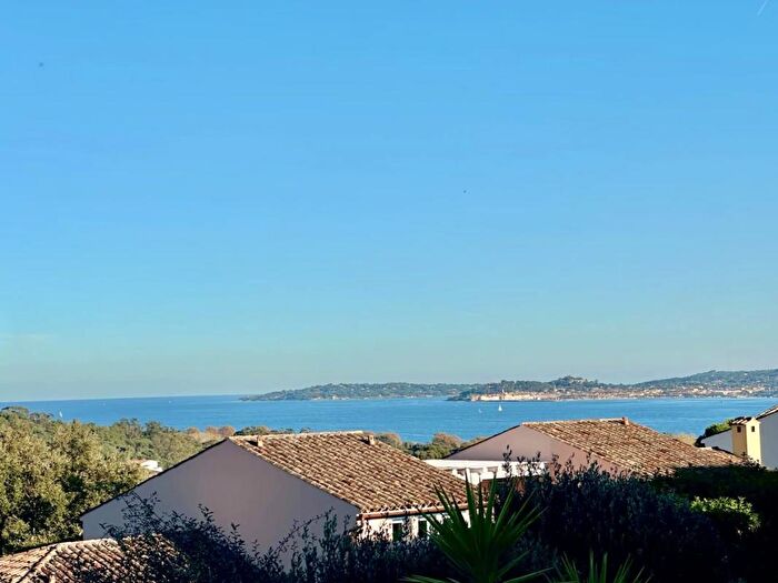 Appartement à vendre - Grimaud - 3 pièces - 2 chambres