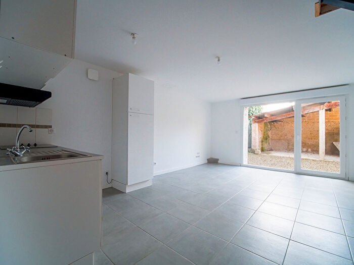 Appartement à louer - Aire-sur-lAdour - 3 pièces - 2 chambres