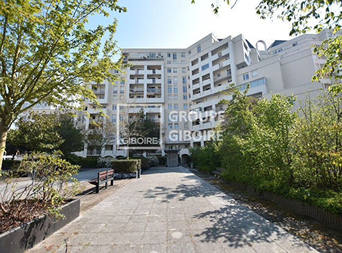 Appartement 4 pièces à vendre - Quartiers Centre, Colombier