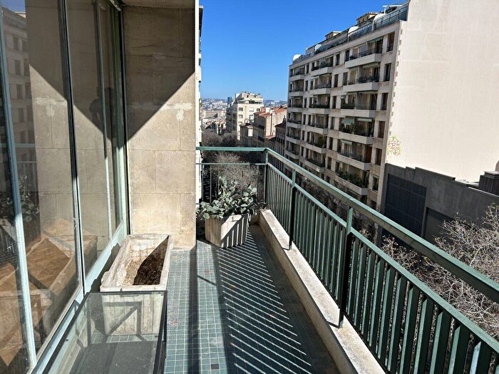 Appartement à louer - Vauban, Marseille ème arrondissement - 4 pièces - 3 chambres