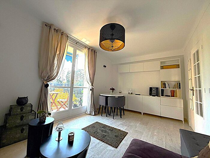 Appartement 3 pièces à Nice, Caucade, à vendre