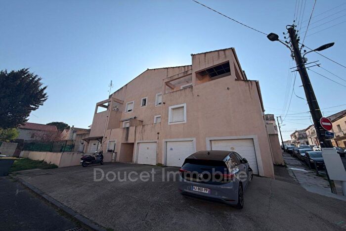 Appartement à louer - Béziers - 5 pièces - 4 chambres