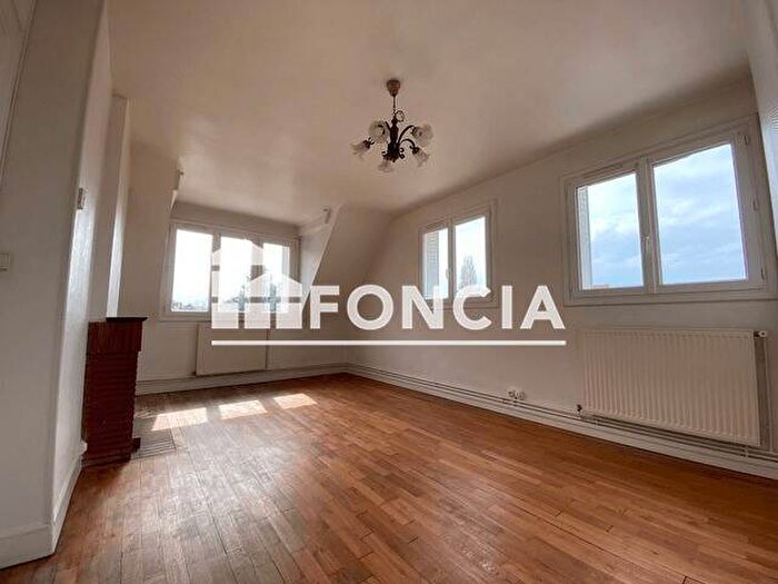 Appartement à louer - Faiencerie, Gien - 2 pièces - 1 chambre