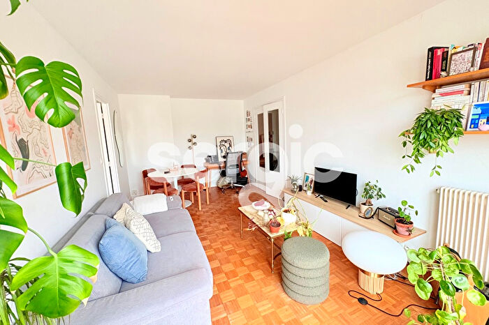 Appartement 2 pièces à vendre - Paris 15ème, Violet, Commerce