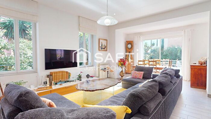 Maison à vendre - Hyères, Centre-ville - 5 pièces - 4 chambres