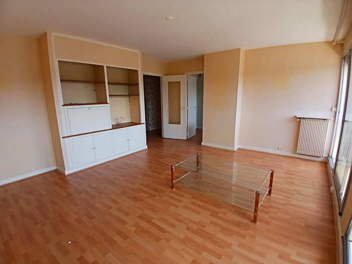 Longjumeau, Colucci, Sud : Appartement 4 pièces à louer