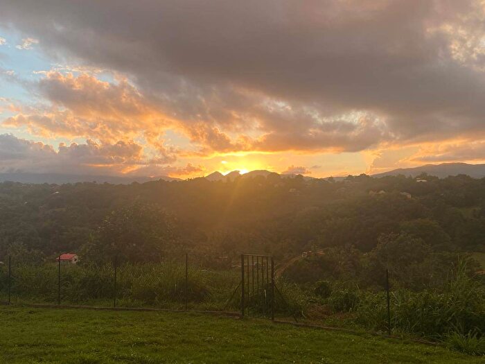 Maison à louer - Baie-Mahault - 4 pièces - 3 chambres