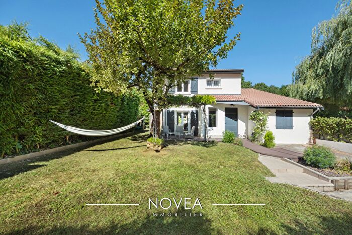 Maison à vendre - Fontaines-sur-Saône - 5 pièces - 4 chambres