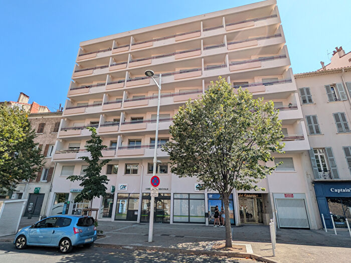 Appartement 4 pièces à louer - Toulon, Le Mourillon, La Mitre, Fort Lamalgue