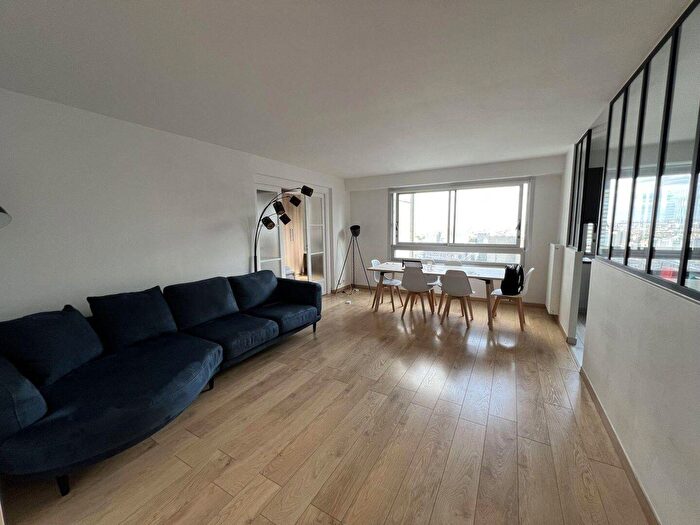 Appartement à louer - Courbevoie - 5 pièces - 4 chambres