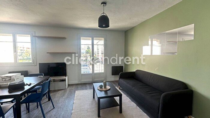 Appartement à louer - Vieille Chapelle, Marseille ème arrondissement - 3 pièces - 2 chambres