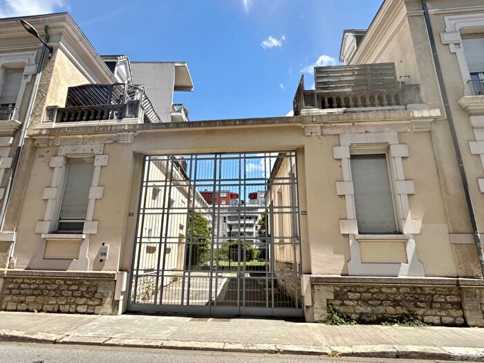 Appartement 1 pièce à louer à Grenoble, Eaux-Claires, Mistral