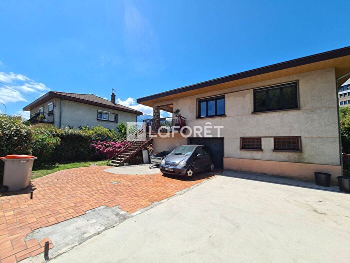 Appartement à louer - Abbaye, Grenoble - 5 pièces - 4 chambres