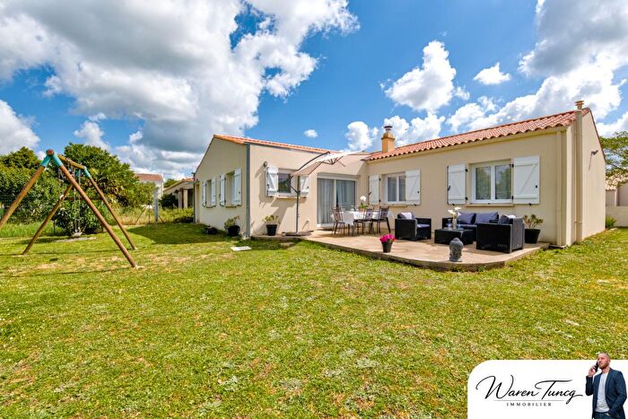 Maison 5 pièces à Sainte-Radégonde-des-Noyers, à vendre