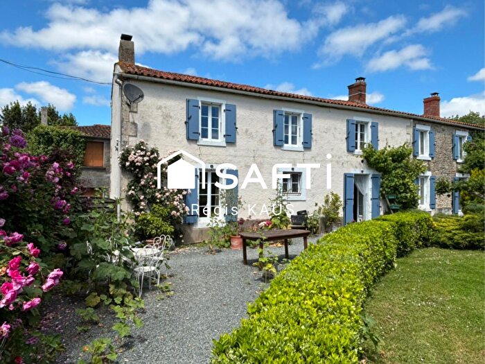 Maison à vendre - Saint-Valérien - 12 pièces - 8 chambres