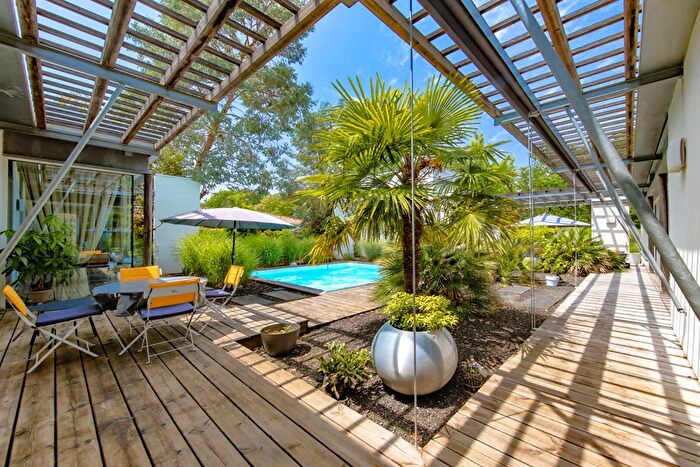 Maison à vendre - Le Taillan-Médoc - 6 pièces - 4 chambres