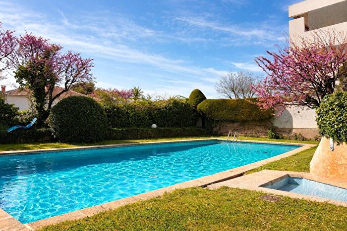 Appartement à louer - Saint Barnabé, Marseille ème arrondissement - 5 pièces - 4 chambres