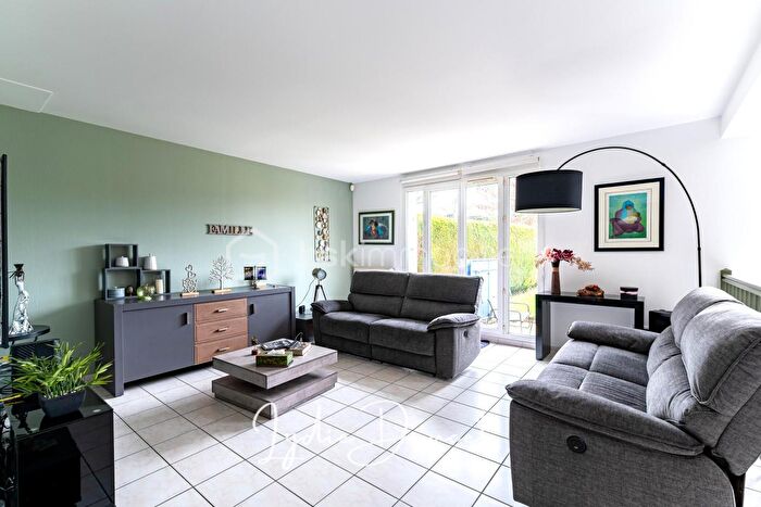 Maison à vendre - Magny-le-Hongre - 6 pièces - 4 chambres