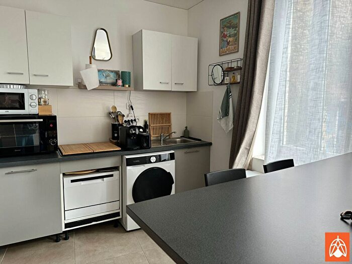 Appartement à louer - Centre Ville, Salon-de-Provence - 2 pièces - 1 chambre