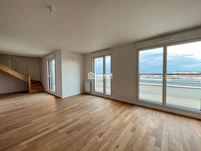 Appartement à louer - Faubourg de lArche, Courbevoie - 4 pièces - 3 chambres