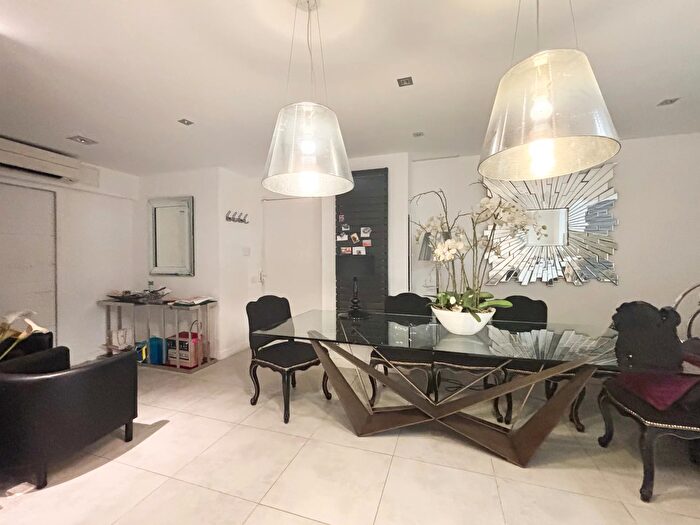 Appartement 4 pièces à vendre - Nice, Carré d'or