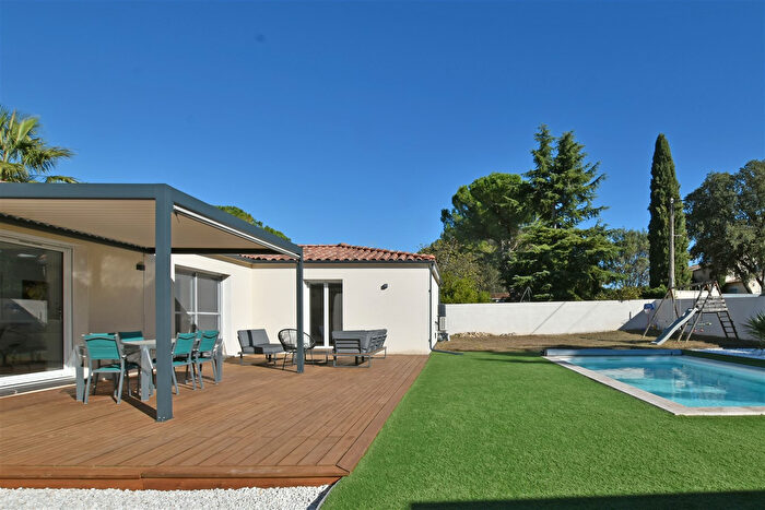 Maison à vendre - Nages-et-Solorgues - 4 pièces - 3 chambres