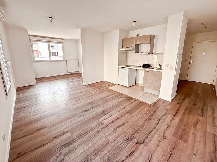 Centre Ville, Mennecy : Appartement 1 pièce à louer