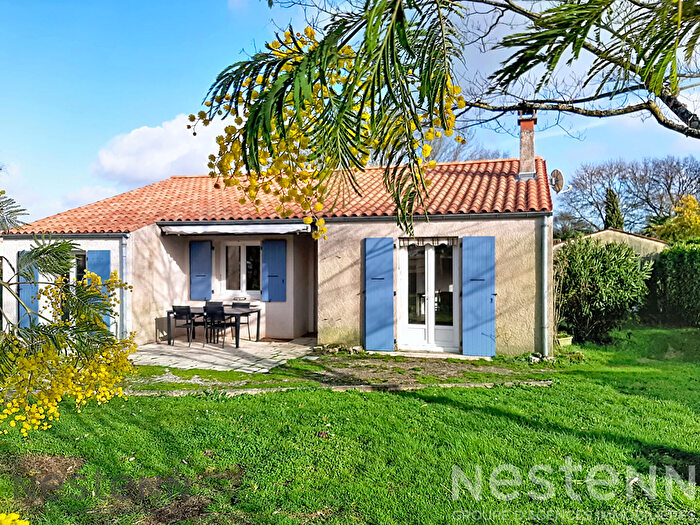 Maison à vendre - Corme-Écluse - 5 pièces - 3 chambres