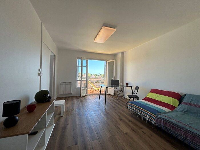 Appartement à louer - Toulon - 1 pièce - 1 chambre