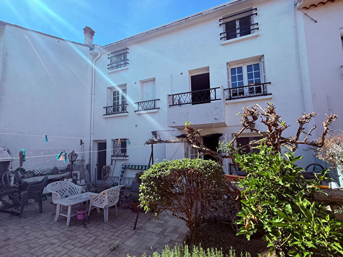 Maison à vendre - Cabestany - 8 pièces - 6 chambres