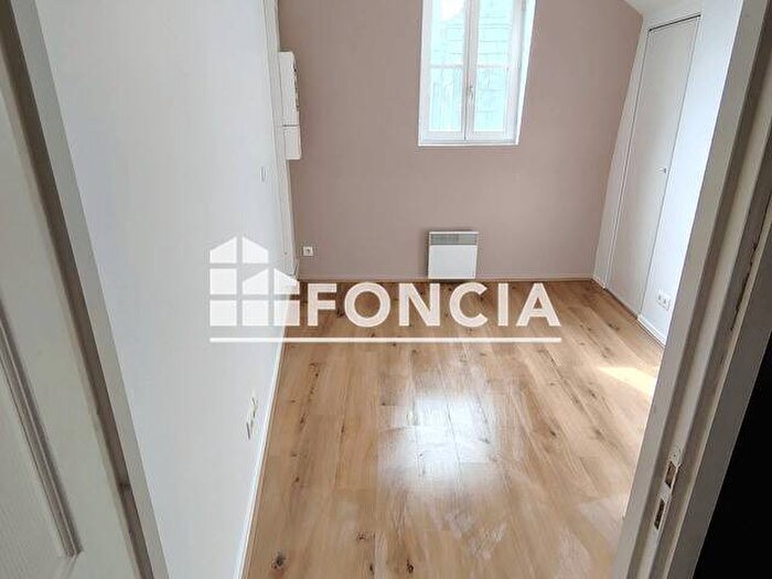 Appartement à louer - Centre-Neuf Bourg-Quesnoy-Delsaux-Musée-Cannoniers-Gare, Valenciennes - 2 pièces - 1 chambre