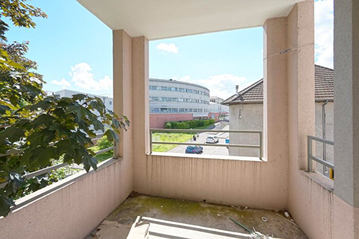 Appartement 2 pièces à Bourgoin-Jallieu, Centre-ville, Pont Saint-Michel, à vendre