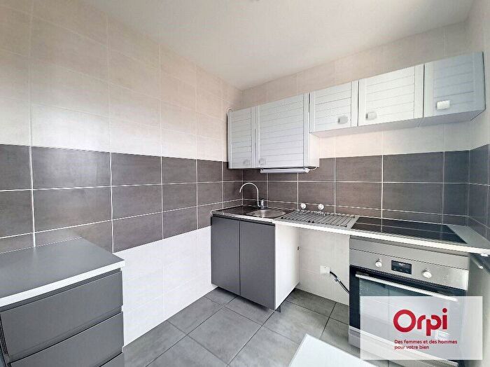 Appartement à louer - Rimard-Marignon, Montluçon - 1 pièce