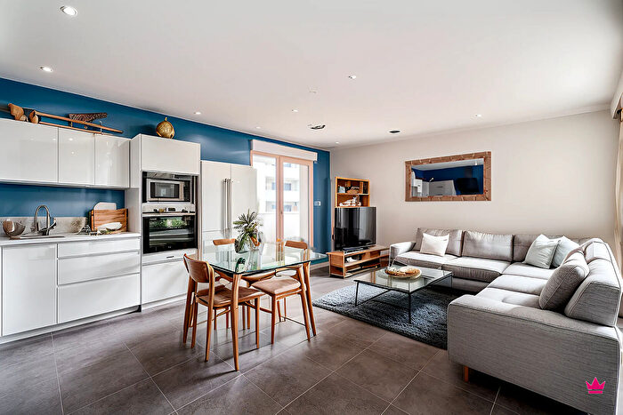 Appartement à vendre - Saint-Priest, Centre-ville - 4 pièces - 3 chambres