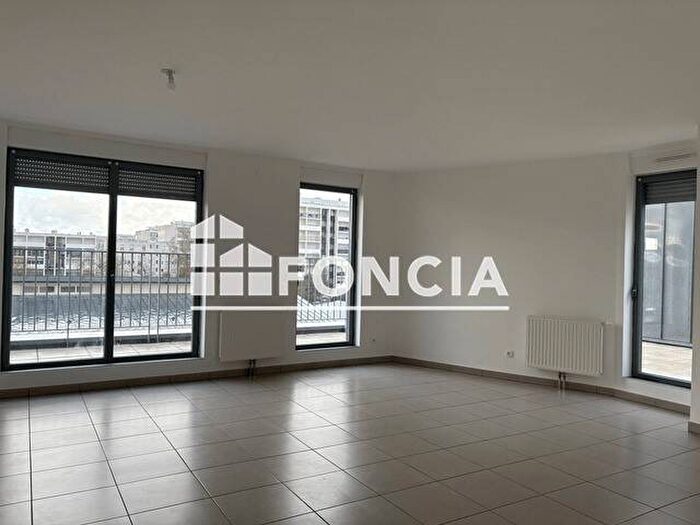 Appartement 4 pièces à Activités, Orléans, à louer