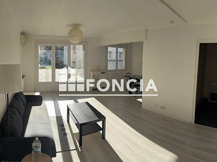 Appartement à louer - Allies-Clos dOr, Grenoble - 4 pièces - 3 chambres