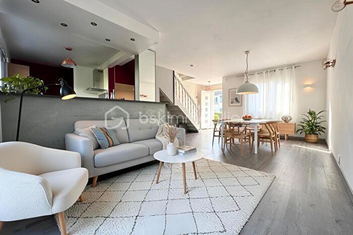 Maison 6 pièces à Saint-Ouen-l'Aumône, Chennevières, à vendre