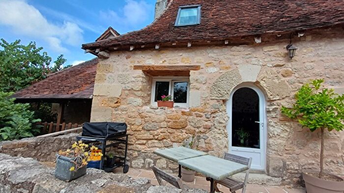 Maison à vendre - Azerat - 8 pièces - 5 chambres