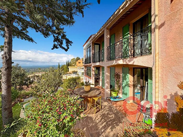 Maison à vendre - Fréjus, Caïs - 8 pièces - 6 chambres