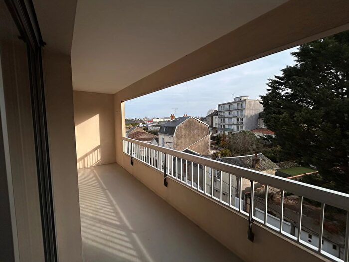 Appartement à louer - Parthenay - 3 pièces - 2 chambres