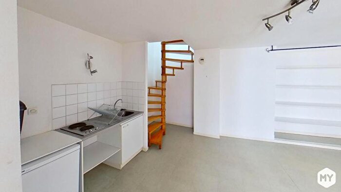 Appartement à louer - Clermont-Ferrand, Jaude, Fontgiève Saint-Alyre - 2 pièces - 1 chambre