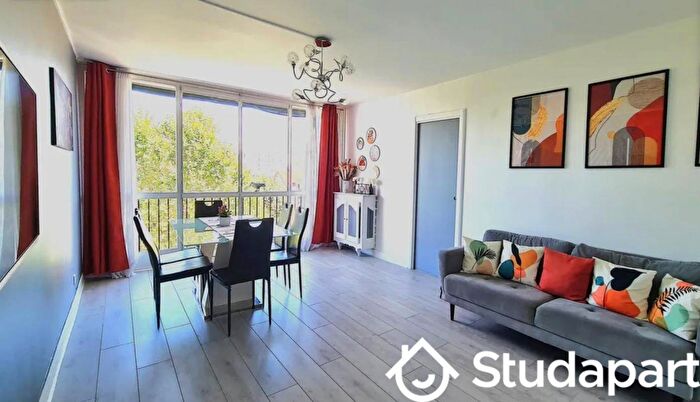 Chene Est, Bezons : Appartement 1 pièce à louer